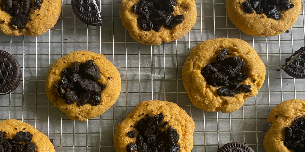 Oreo Crunch Pumpkin Snickerdoodle Cookies - Two Sisters Mix It Up